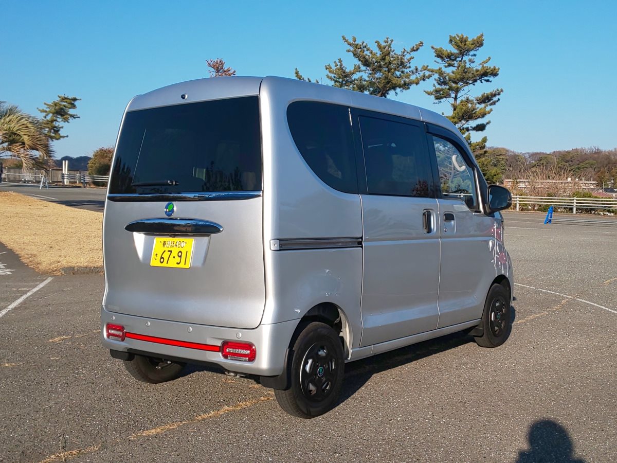 佐川急便とASFが共同開発したBEVの軽バン「ASF2.0」試乗レポート 荷室も広々、出し入れも楽で自家用車としての可能性も広がる | マネー ...