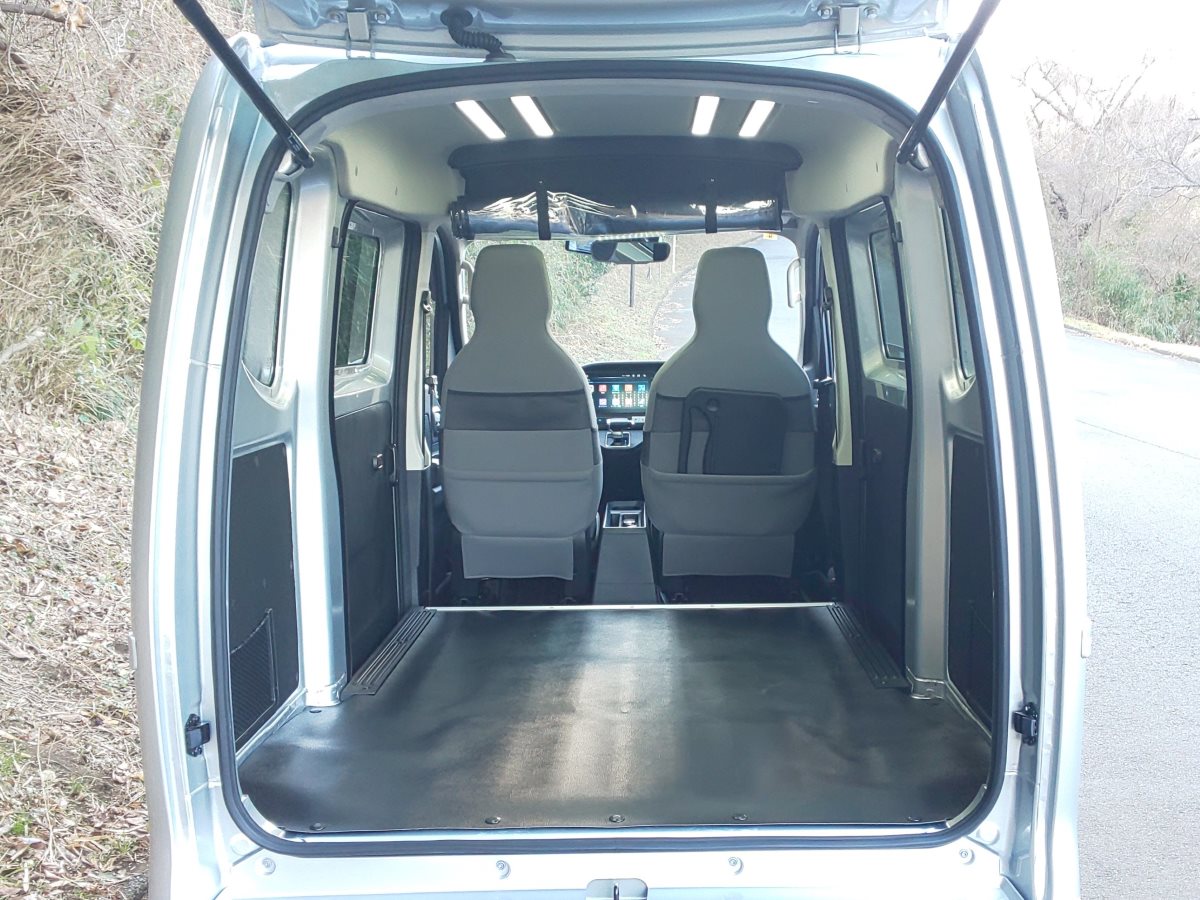 佐川急便とASFが共同開発したBEVの軽バン「ASF2.0」試乗レポート 荷室も広々、出し入れも楽で自家用車としての可能性も広がる | マネーポストWEB - Part 5