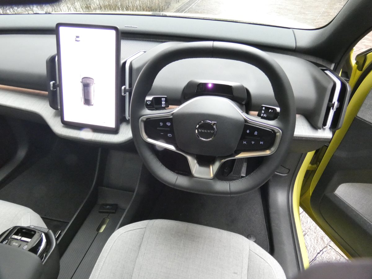 ボルボ史上もっともコンパクトなBEV「EX30」 シンプルで美しい北欧デザインは「長く付き合っていけそうな仕上がり」に | マネーポストWEB - Part 3