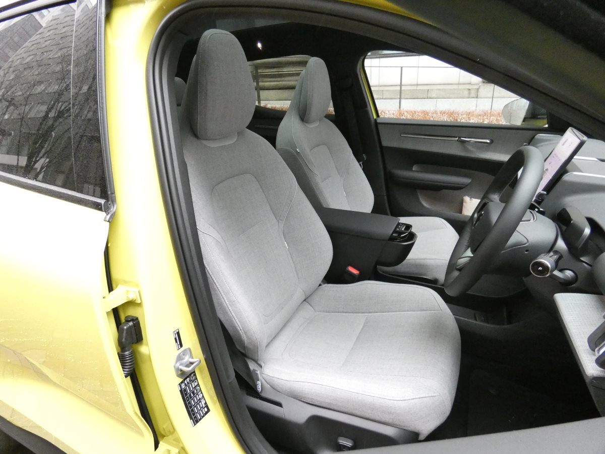 ボルボ史上もっともコンパクトなBEV「EX30」 シンプルで美しい北欧デザインは「長く付き合っていけそうな仕上がり」に | マネーポストWEB - Part 3