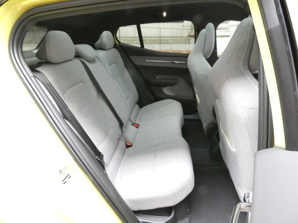 ボルボ史上もっともコンパクトなBEV「EX30」 シンプルで美しい北欧デザインは「長く付き合っていけそうな仕上がり」に | マネーポストWEB - Part 3